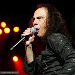 Learn Metal Songs Today with Online Guitar Lessons & Guitar Tabs